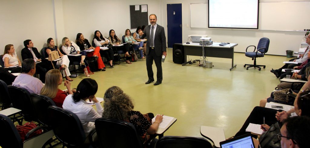 Des. Mário Parente discute produtividade nos Juizados e nas Turmas ...